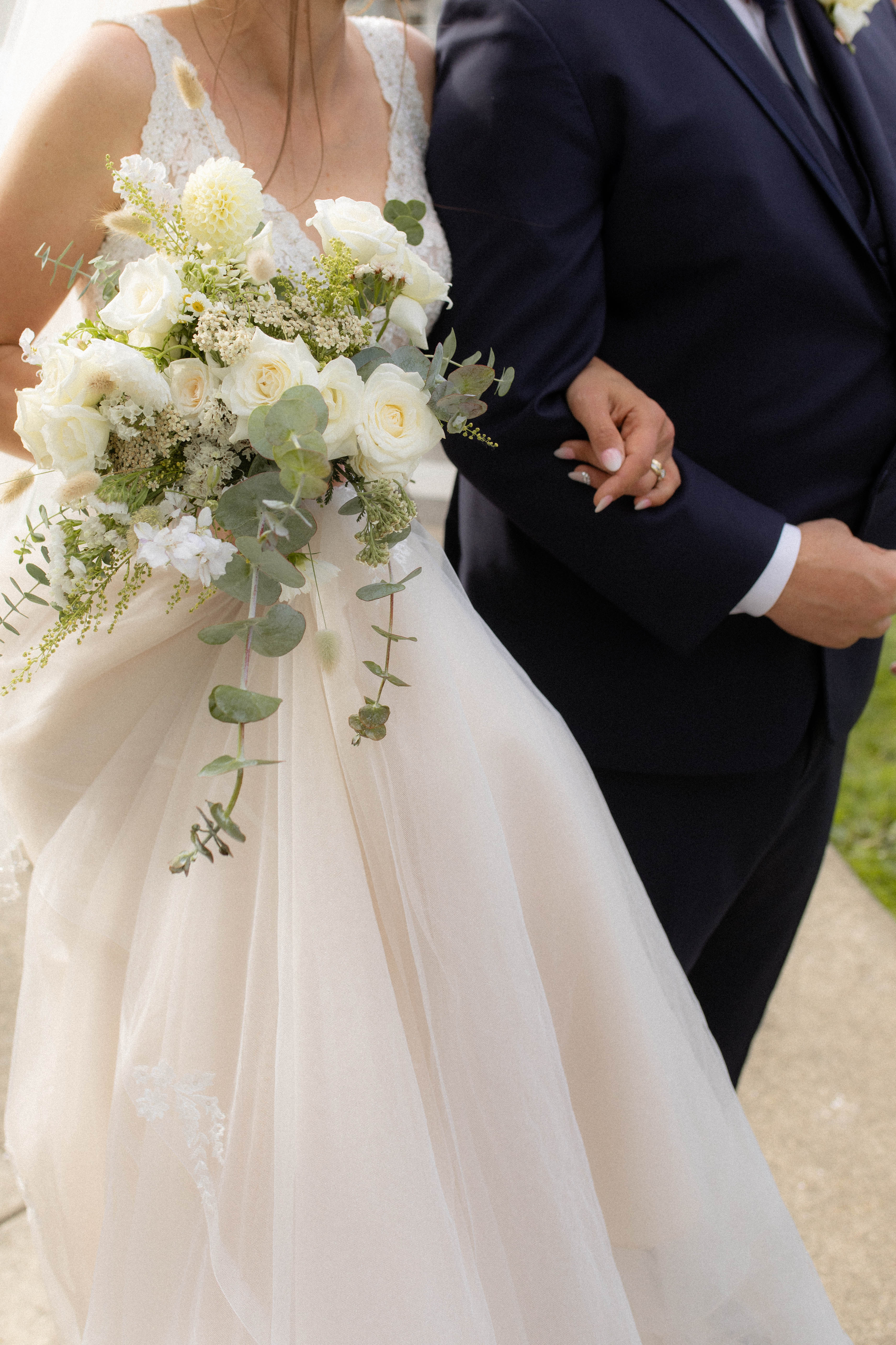 Weddings – Midnight Daisy Flower Farm